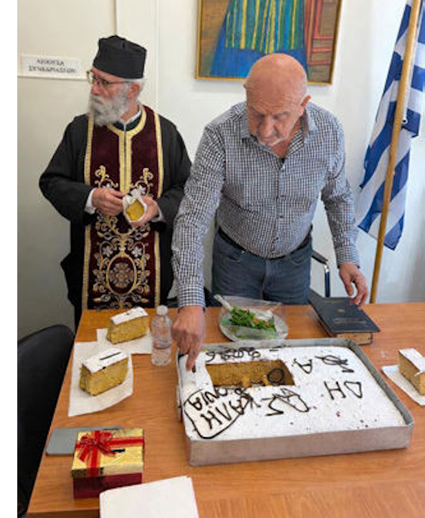 Finding the flouri in the vasilopita | The Kolymbari Courier
